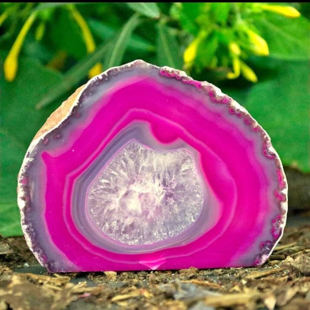 Geoda de Agata Rosa/Morada – Nirvana Verde